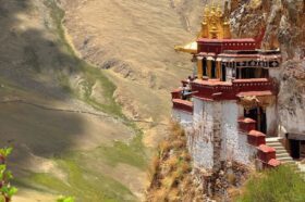 지러쓰(芝热寺, Zhira Monastery, 디라푹 사원,Dirapuk Monastery) , 카일라스 순례길의 영적 쉼터 ...